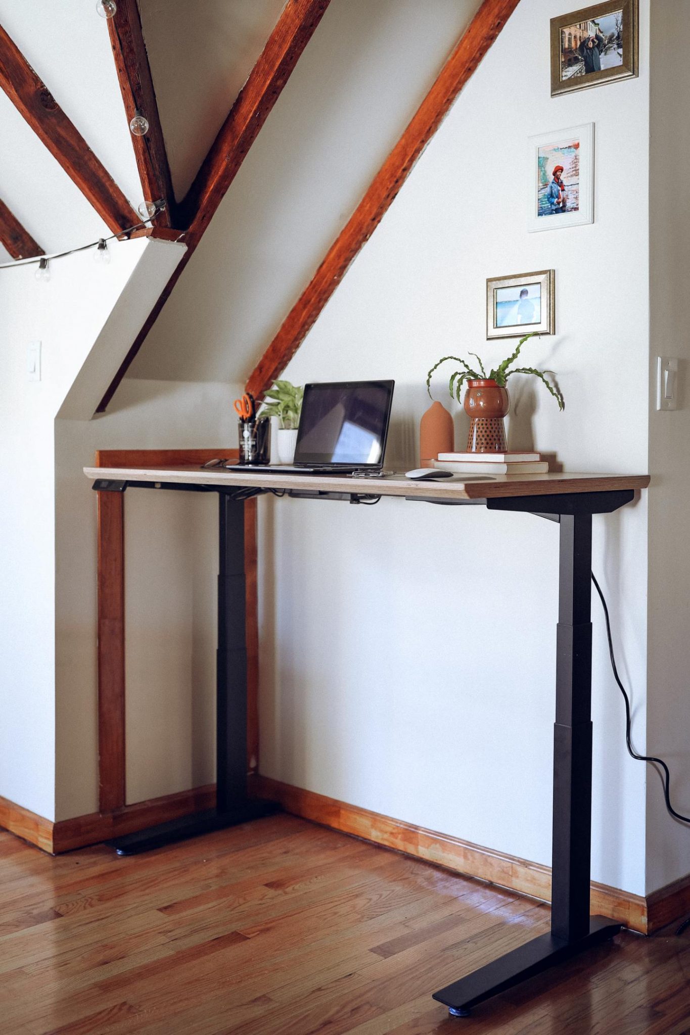 Why You Should Invest in a Standing Desk – PETITE MARIE NYC